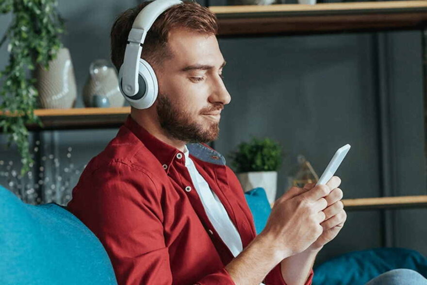 Aplicație care citește text din cărți, pagini web sau documente