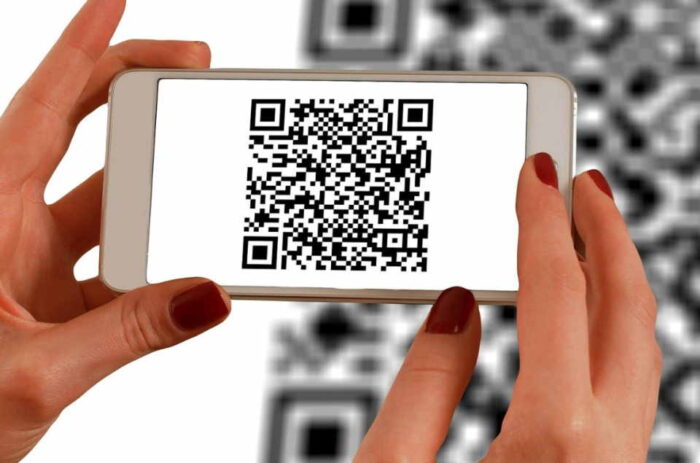 Aplicație de scanat coduri QR și de bare pentru telefon Android